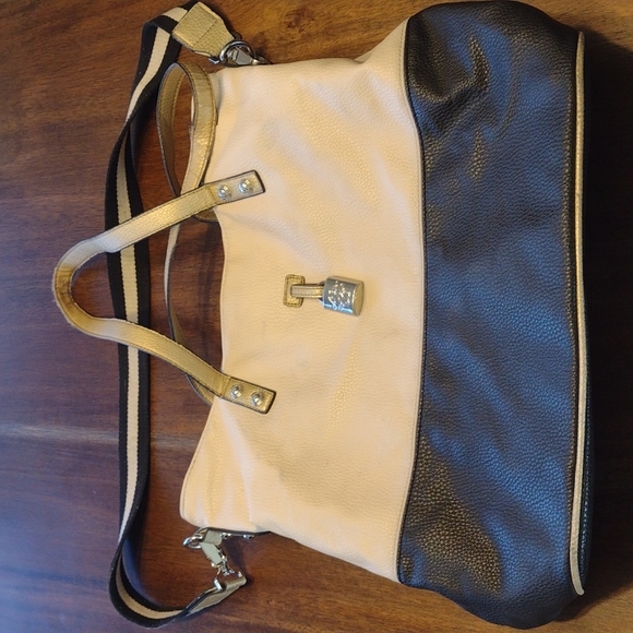 Jessica Simpson | Bags | Jessica Simpson Shoulder Bag | Poshmark